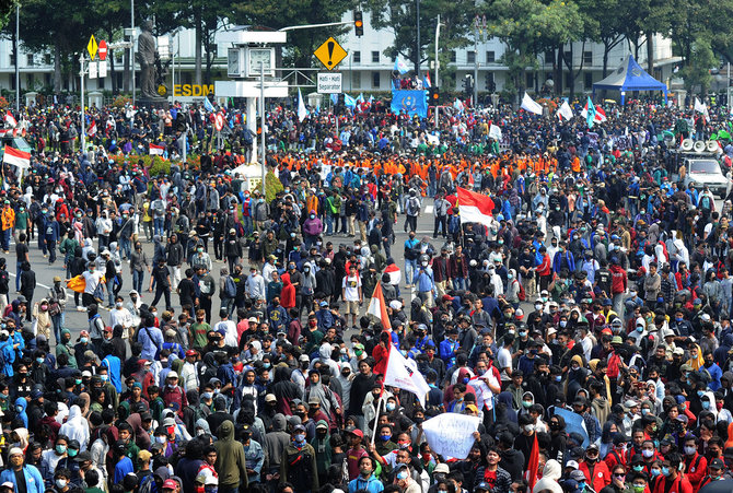 Demo Penolakan UU Cipta Kerja di Semarang Berakhir Rusuh, Ini 3 Fakta Terbarunya