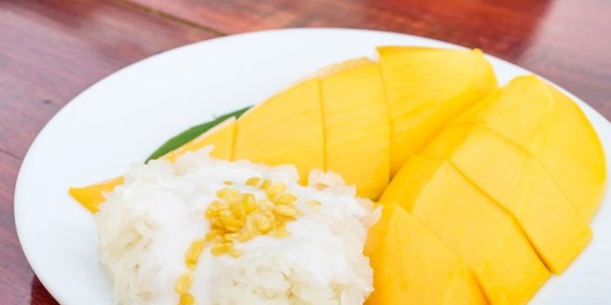 4 Cara Membuat Mango Sticky Rice, Camilan Andalan Thailand yang Lagi ...