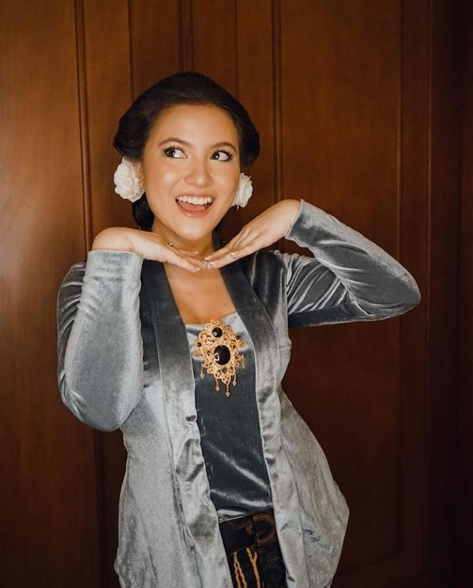 Bikin Pangling, Intip 4 Potret Marsha Aruan Pakai Kebaya dan Sanggul ... Bikin Pangling, Intip 4 Potret Marsha Aruan Pakai Kebaya dan Sanggul ...