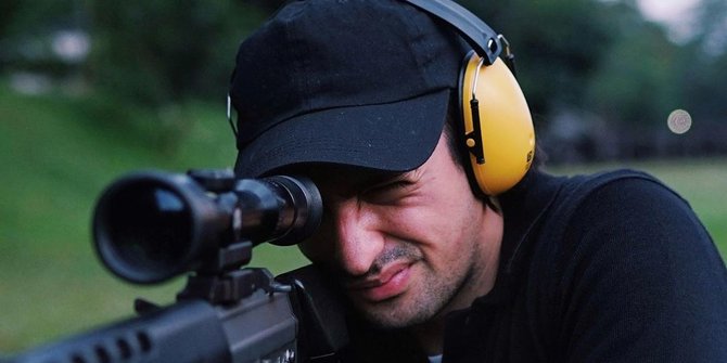 Curi Perhatian, Ini 5 Potret Omar Daniel yang Selalu Tampil Macho ...