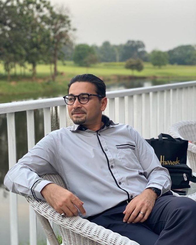 Makin Berkarisma, Ini 5 Potret Umar Lubis Pemain Sinetron Dari Jendela ...