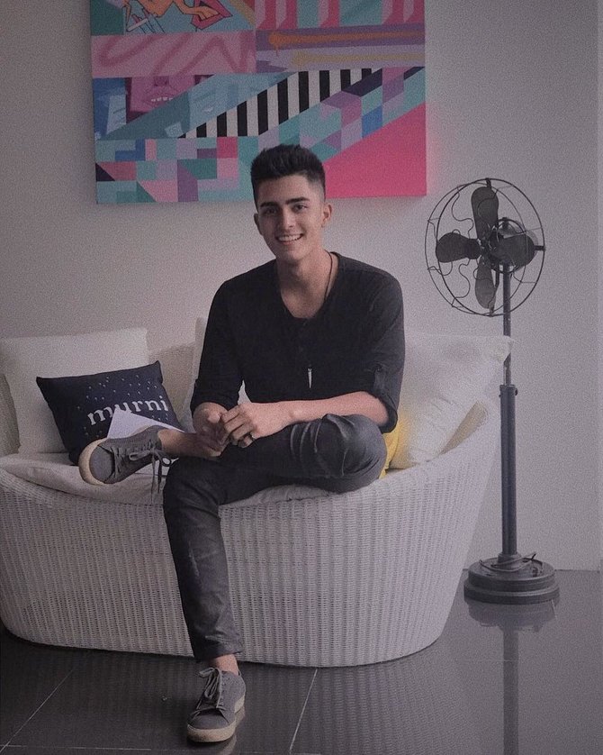 Intip Gaya Rambut Renald Ramadhan Pemain Sinetron Dari Jendela SMP ...