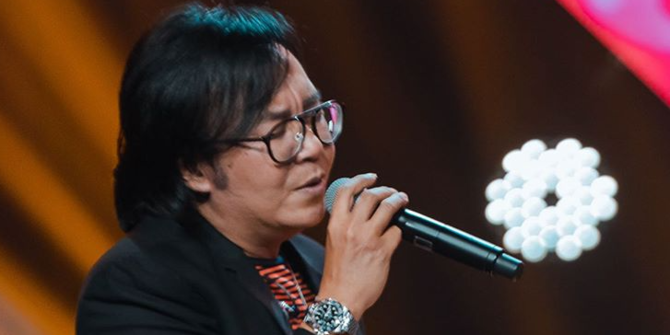 Penuh Kenangan, Ini Penampakan Kaos Band Bersejarah Milik Ari Lasso ...