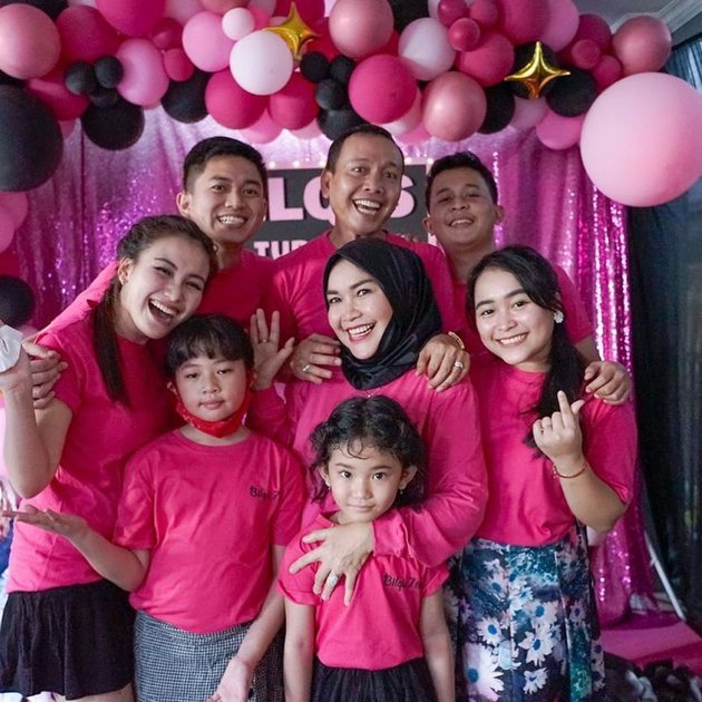 Bertema Blackpink, Intip Potret Ulang Tahun Putri Ayu Ting Ting yang ke-7 Halaman 2 | merdeka.com