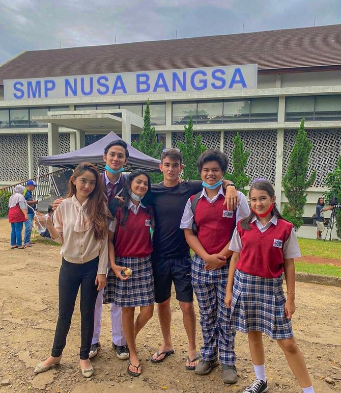 Main Sinetron Dari Jendela SMP, Ini 4 Potret Sandrinna Michelle Bareng ...