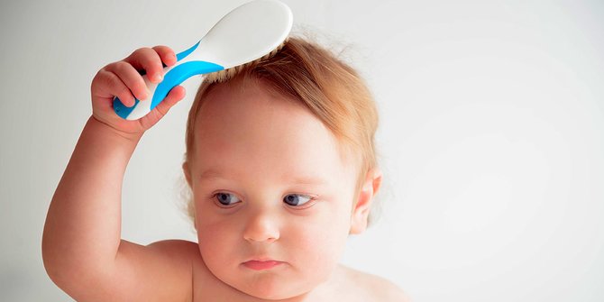 7 Cara Menebalkan Rambut Bayi secara Alami, Mudah Dilakukan | merdeka.com