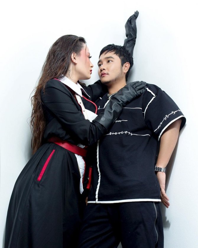 Lama Tak Terdengar, Ini 4 Potret Abash Mantan Kekasih Lucinta Luna dengan Pacar Baru