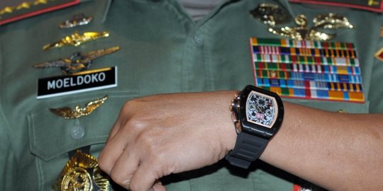 Saat jadi Panglima TNI, Moeldoko Pernah Banting Arloji Jawab Isu ... Saat jadi Panglima TNI, Moeldoko Pernah Banting Arloji Jawab Isu ...