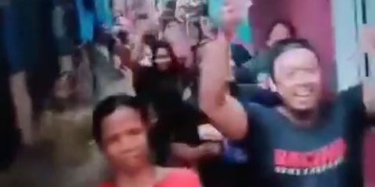 Viral Warga Pekalongan 'Bersukacita' di Tengah Banjir, Begini Reaksi Warganet Halaman 4 ...