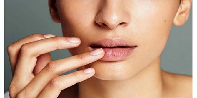 5 Cara Mengatasi Bibir Hitam Secara Alami, Ketahui Penyebabnya | merdeka.com