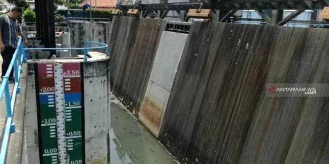 Pintu Air Sunter Hulu dan Angke Hulu Berstatus Siaga I | merdeka.com Pintu Air Sunter Hulu dan Angke Hulu Berstatus Siaga I | merdeka.com