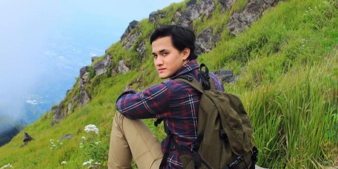 Intip Gaya Liburan Bhisma Mulia Pemain FTV 3xtraOrdinary, Nikmati Bawah ...