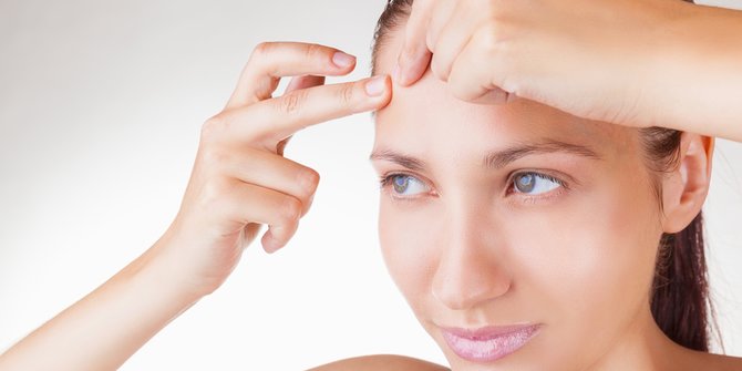 Penyebab Jerawat di Dahi yang Perlu Diperhatikan, Ketahui Cara ...