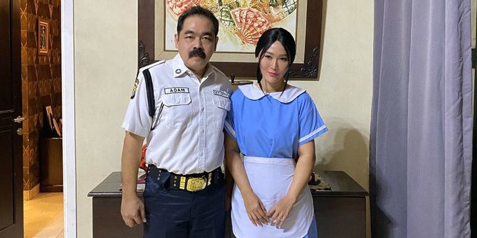Potret Inul dan Adam Suseno Pakai Baju Pembantu dan Satpam, Bikin Netizen Ngakak | merdeka.com