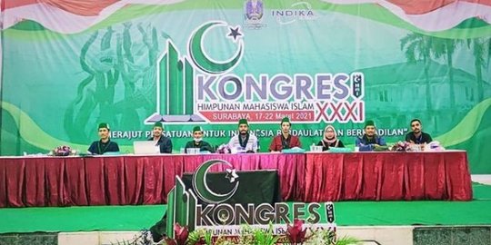 Kaca Pecah hingga Banting Kursi, Ini Fakta di Balik Ricuhnya Kongres HMI di Surabaya | merdeka.com