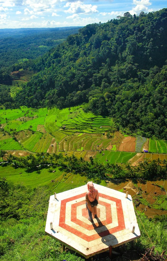 Menantang Nyali di Desa Sepakung Lembah Telomoyo | merdeka.com