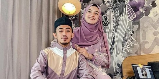 Tampil Kompak, Intip Momen Kebersamaan 5 Ustaz Kondang dan Istri ...