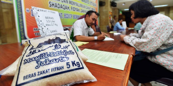 Hukum Membayar Zakat Fitrah Beserta Dalilnya, Muslim Wajib Tahu ... Hukum Membayar Zakat Fitrah Beserta Dalilnya, Muslim Wajib Tahu ...