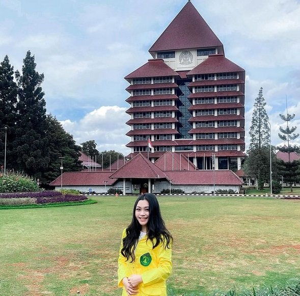 Jadi Mahasiswi UI, Ini Potret Cantik Putri Eks Kapolri Idham Azis ...