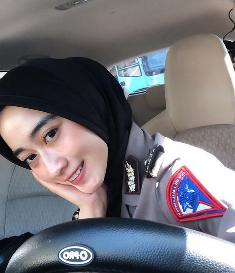 Potret Bripda Syifa Putri Sakura, Polwan Cantik Taklukkan Hati Pebalap ...