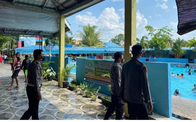 Terciduk Langgar Prokes, Begini Nasib 2 Kolam Renang di Deli Serdang | merdeka.com