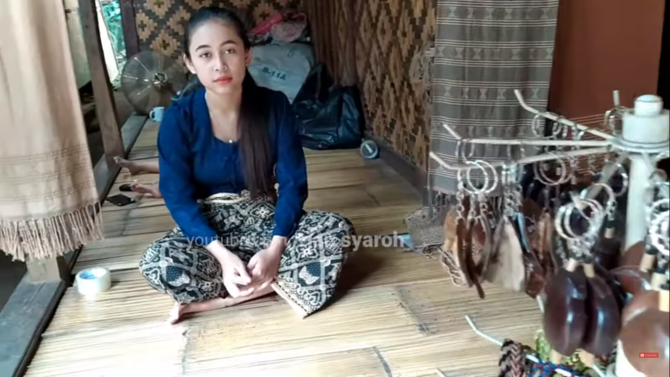 Potret Kakak Beradik Cantik Jadi 'Artis' Baduy, Memesona nan Anggun | merdeka.com