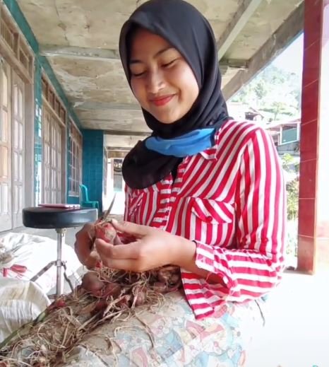 6 Potret Terbaru Novi Listiana, Mantan Biduan Cantik yang Kini Jadi ...