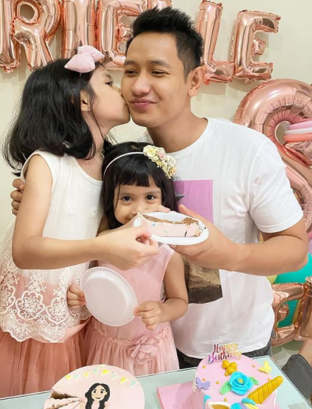 Selalu Harmonis, Ini Momen Kebersamaan Keluarga Lian Firman Pemain ...