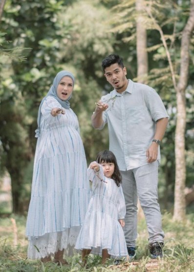 Siap Sambut Anak Kedua, Intip Pemotretan Keluarga Selebgram Dwi Handa