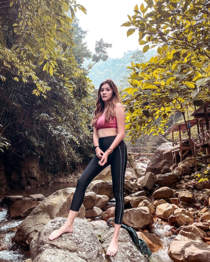 Main Sinetron Love Story The Series, Ini Potret Demmy Febriana saat Liburan