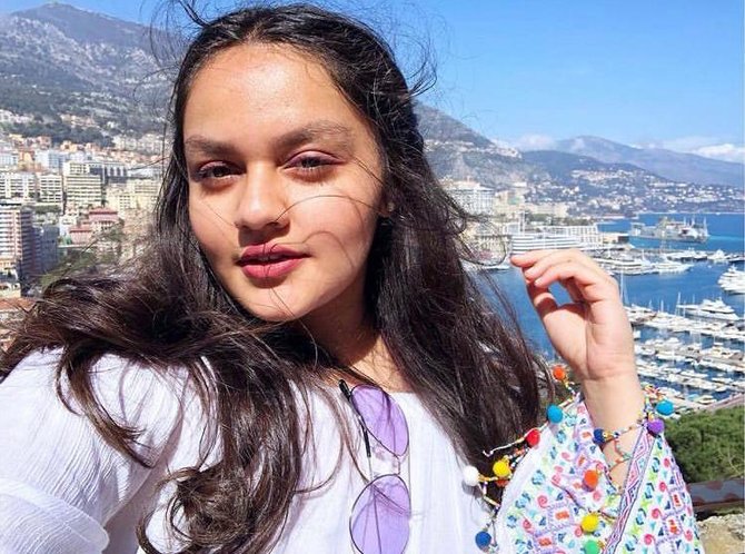 Jadi Lulusan Inggris, Ini 4 Potret Farah Labita Anak Sulung Ferdy Hasan