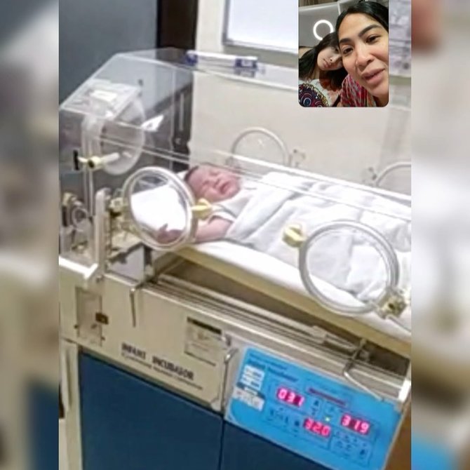 Feni Rose Jadi Seorang Nenek, Ini Potret Cucu Pertamanya yang Lucu dan ...