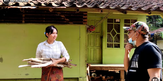 Terpesona Melihat Kecantikan Gadis Desa, Bikin Betah di Kampung Halaman 5 | merdeka.com