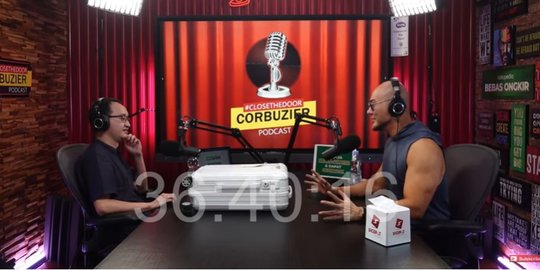Selamat dari Masa Kritis, Deddy Corbuzier Beri Hadiah Ini ke Dokter ... Selamat dari Masa Kritis, Deddy Corbuzier Beri Hadiah Ini ke Dokter ...