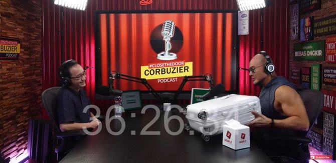 Selamat dari Masa Kritis, Deddy Corbuzier Beri Hadiah Ini ke Dokter ... Selamat dari Masa Kritis, Deddy Corbuzier Beri Hadiah Ini ke Dokter ...