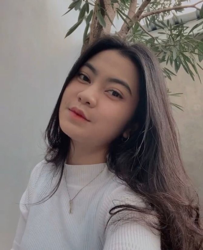 Main di Love Story The Series, Ini 4 Potret Ratu Aulia yang Cantik Memesona | merdeka.com