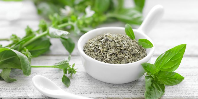 5 Manfaat Daun Basil bagi Kesehatan, Bantu Cegah Penyakit Jantung ...