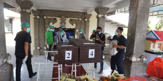 Sebanyak 25 Jenazah Terlantar di RSUP Sanglah Dikremasi | merdeka.com