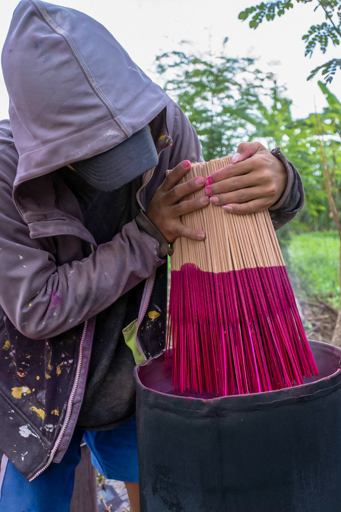 Semerbak Harum Hio Swa, Dupa Tradisional Mranggen yang Kian Langka ...