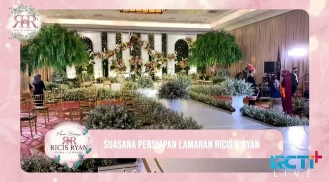 5 Potret Dekorasi Lamaran Ria Ricis dan Teuku Ryan, Penuh Tanaman Bunga ...