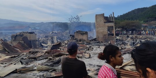 Ratusan Rumah di Jayapura Ludes Terbakar, kerugian Capai Rp10 Miliar | merdeka.com