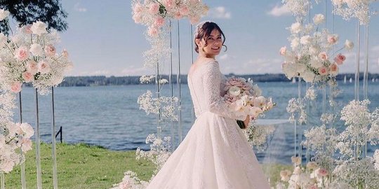 5 Momen Pernikahan Rininta Peserta Miss Indonesia 2010 di Jerman, Bak ...