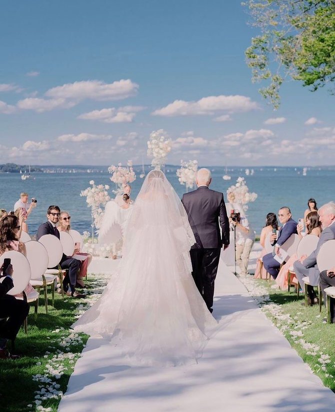 5 Momen Pernikahan Rininta Peserta Miss Indonesia 2010 di Jerman, Bak ...