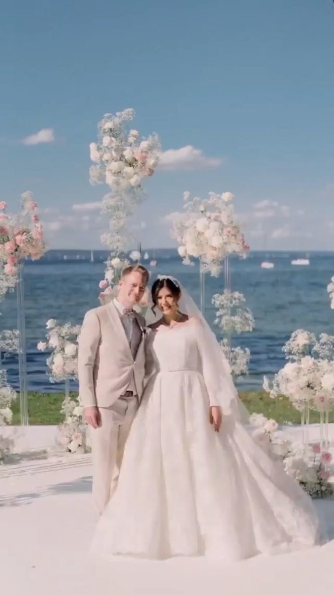 5 Momen Pernikahan Rininta Peserta Miss Indonesia 2010 di Jerman, Bak ...