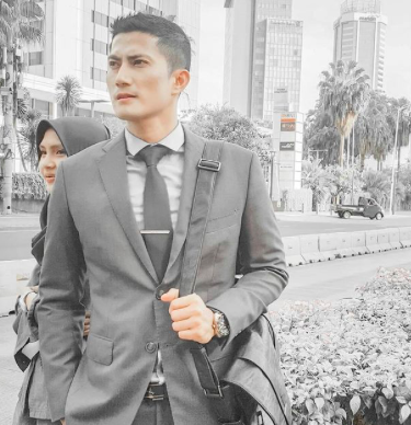 4 Potret Indra Rooney, Aktor yang Kerap Bintangi Pintu Berkah | merdeka.com