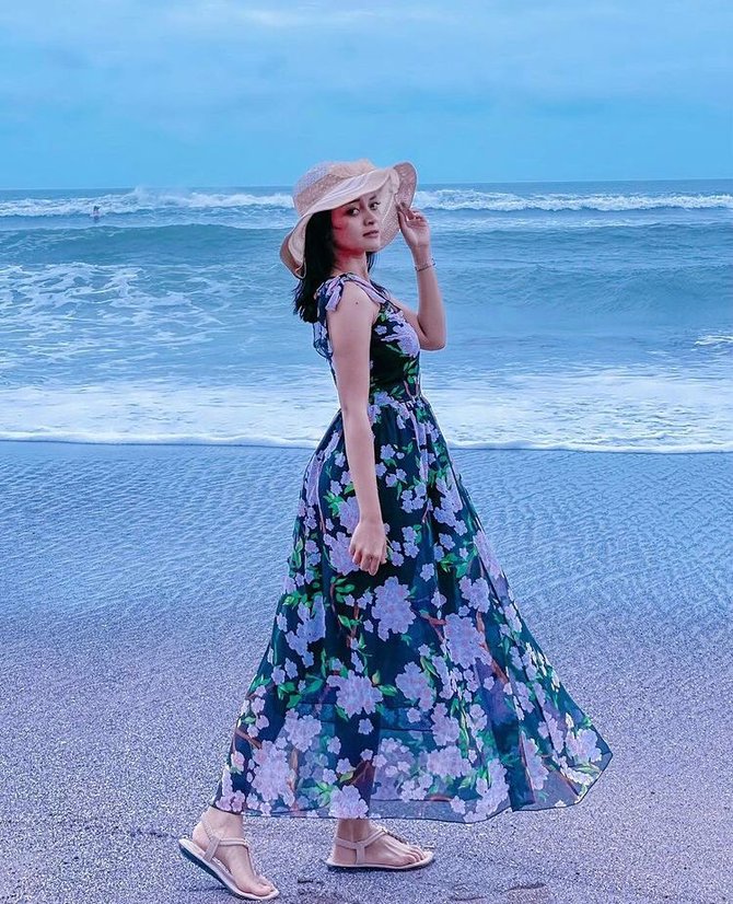 Jarang Tersorot, Ini 4 Potret Cantik Danti Nur Pemain FTV Pintu Berkah ...