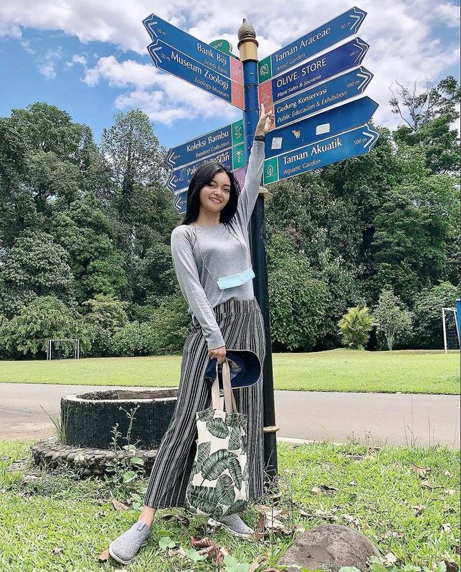 Jarang Tersorot, Ini 4 Potret Cantik Danti Nur Pemain FTV Pintu Berkah ...