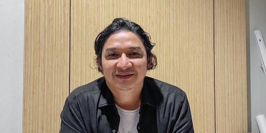 Masih Ada yang Ingat, Trend Fashion Pakai Celana Melorot yang Viral ...