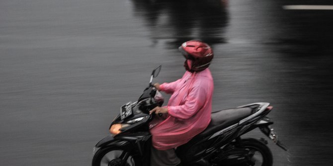 Prakiraan Cuaca Bmkg Jakarta Hujan Lebat Disertai Kilat Waspada