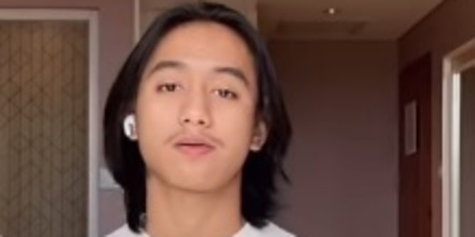 Kini Punya Rambut Gondrong, Intip Deretan Potret Terbaru Bowo Tik Tok ...